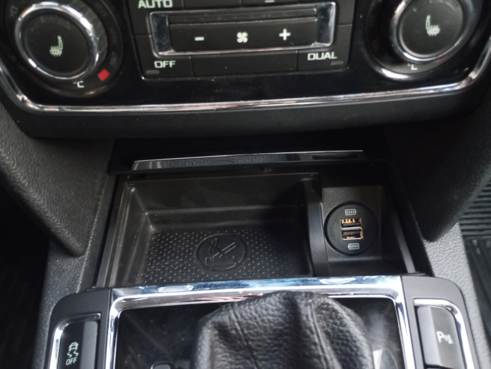 Vag USB-A мне в карман КПП — Skoda Superb Mk2, 2 л, 2014 года | своими ...