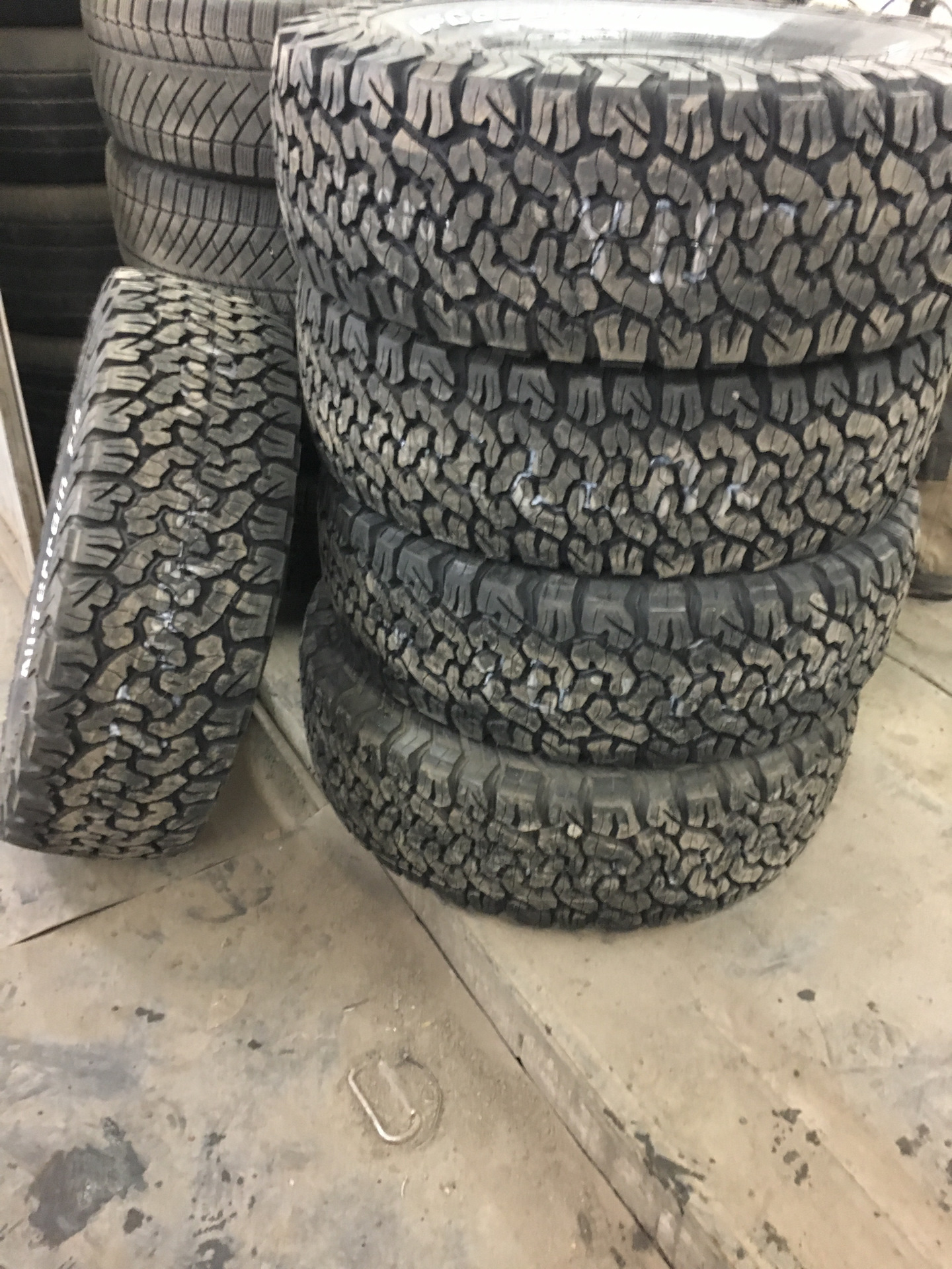 Новые шины 285/75 R16 Bfgoodrich — Land Rover Defender, 2,4 л, 2008 ...