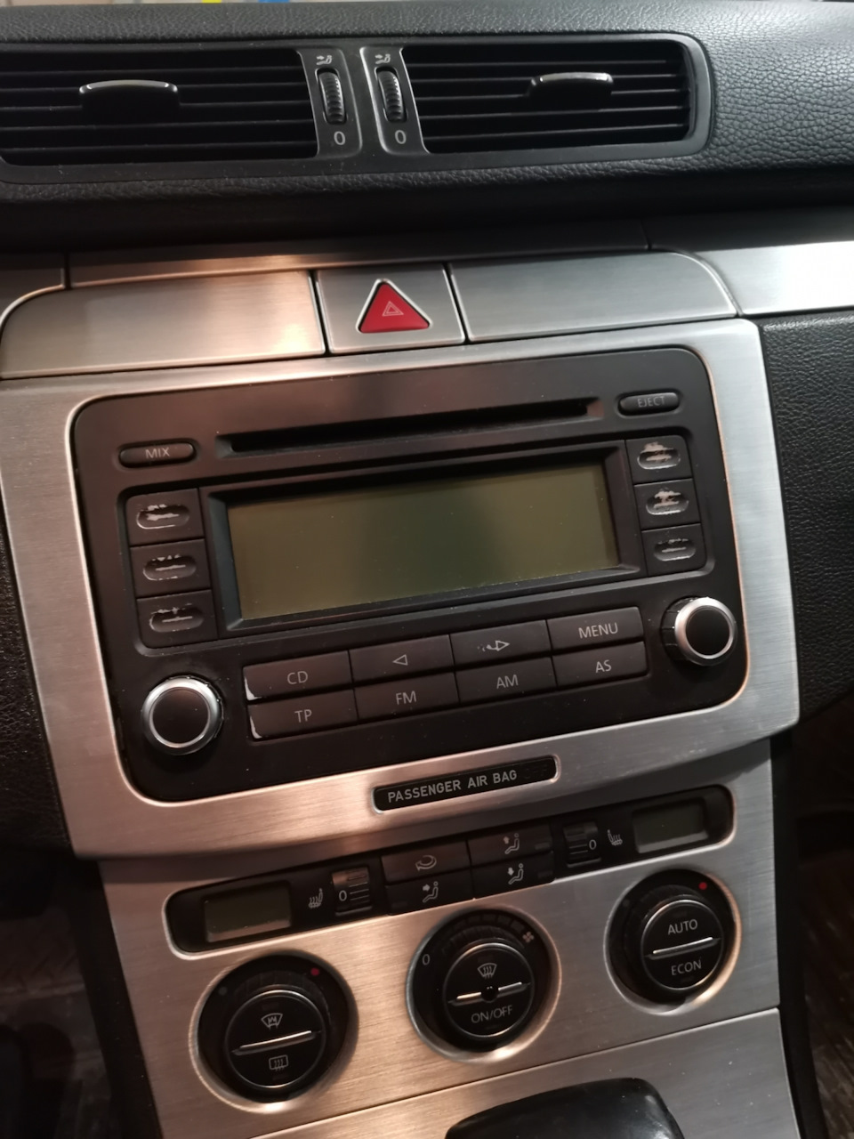 Магнитола — Volkswagen Passat B6, 2 л, 2006 года | автозвук | DRIVE2