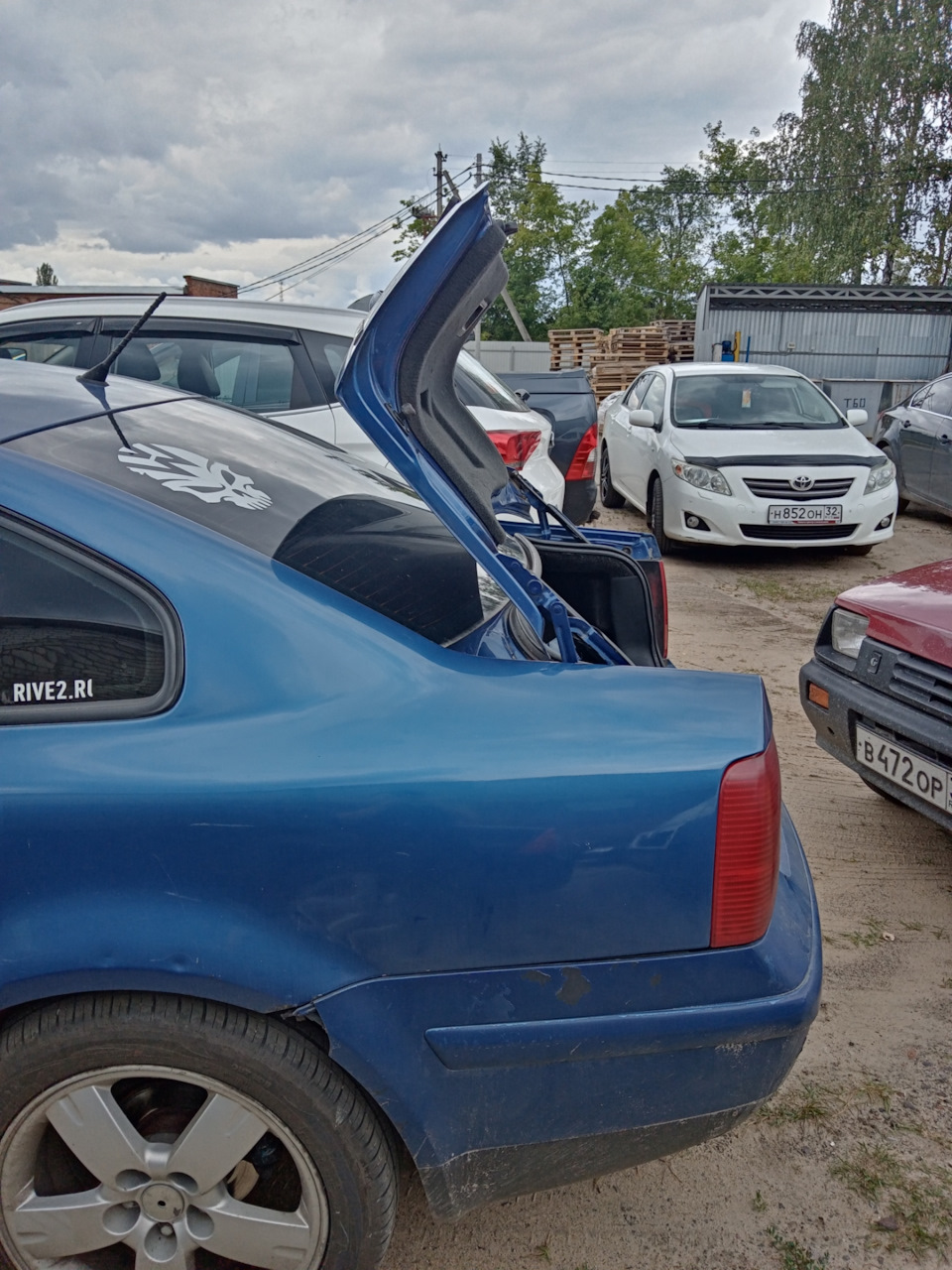 Крышка багажника — Volkswagen Passat B5, 1,8 л, 1998 года | поломка ...