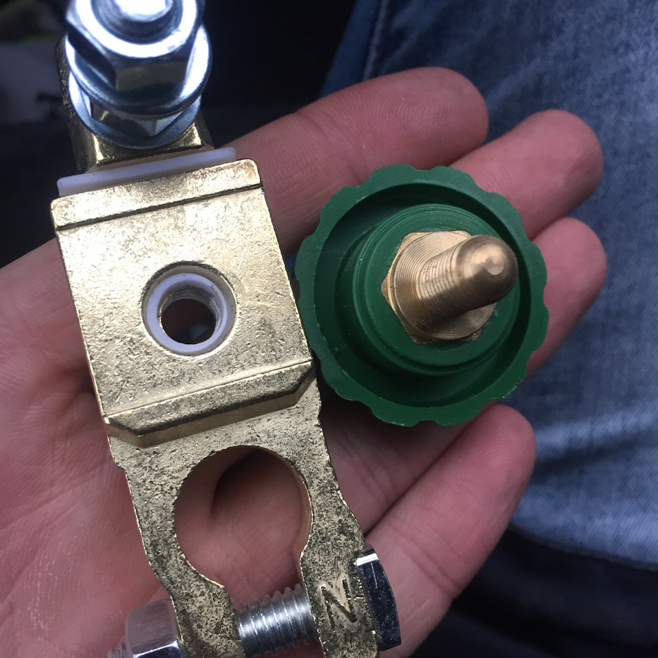 Крепление АКБ. Масса с выключением. — Honda Civic Hatchback (6G), 1,4 л ...