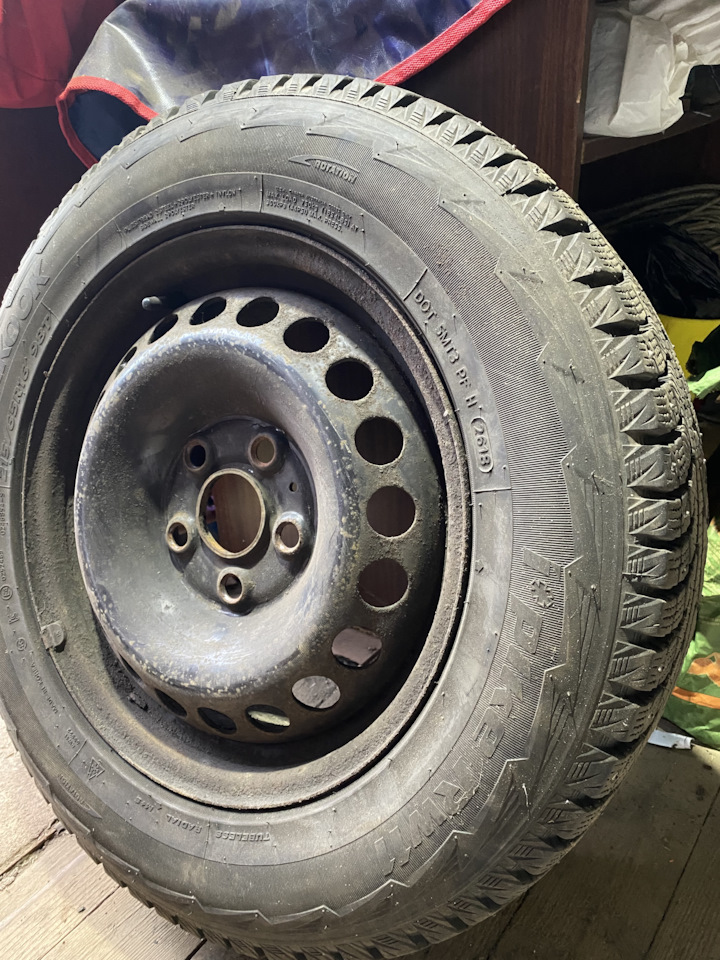 Шины зимние шипованные Hankook 215/65 R16, штампованные диски 6,5Jx16 ...