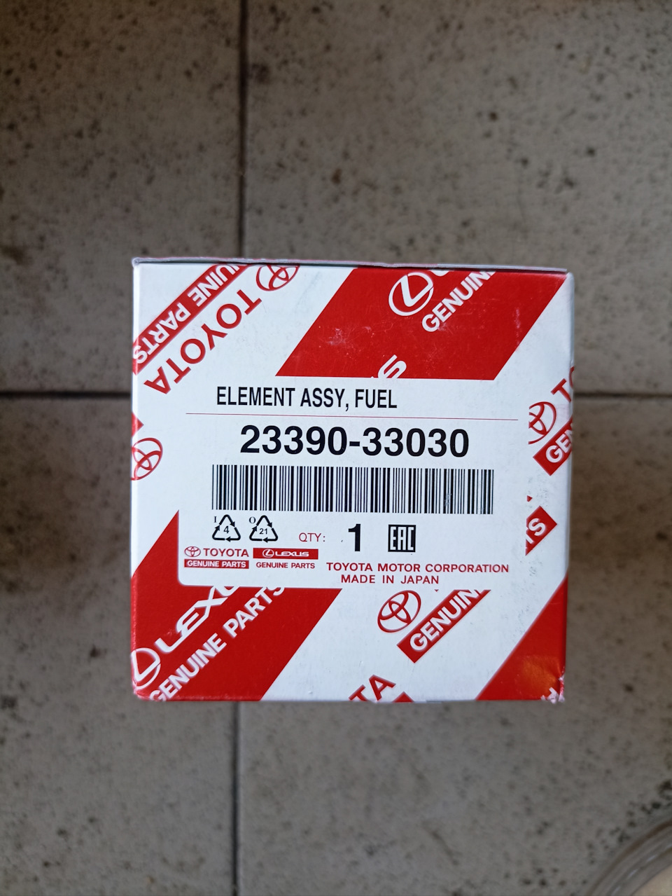 2339033030 Фильтр топливный TOYOTA CORONA/MARK/HIACE 2/3C/2LTE 92 ...