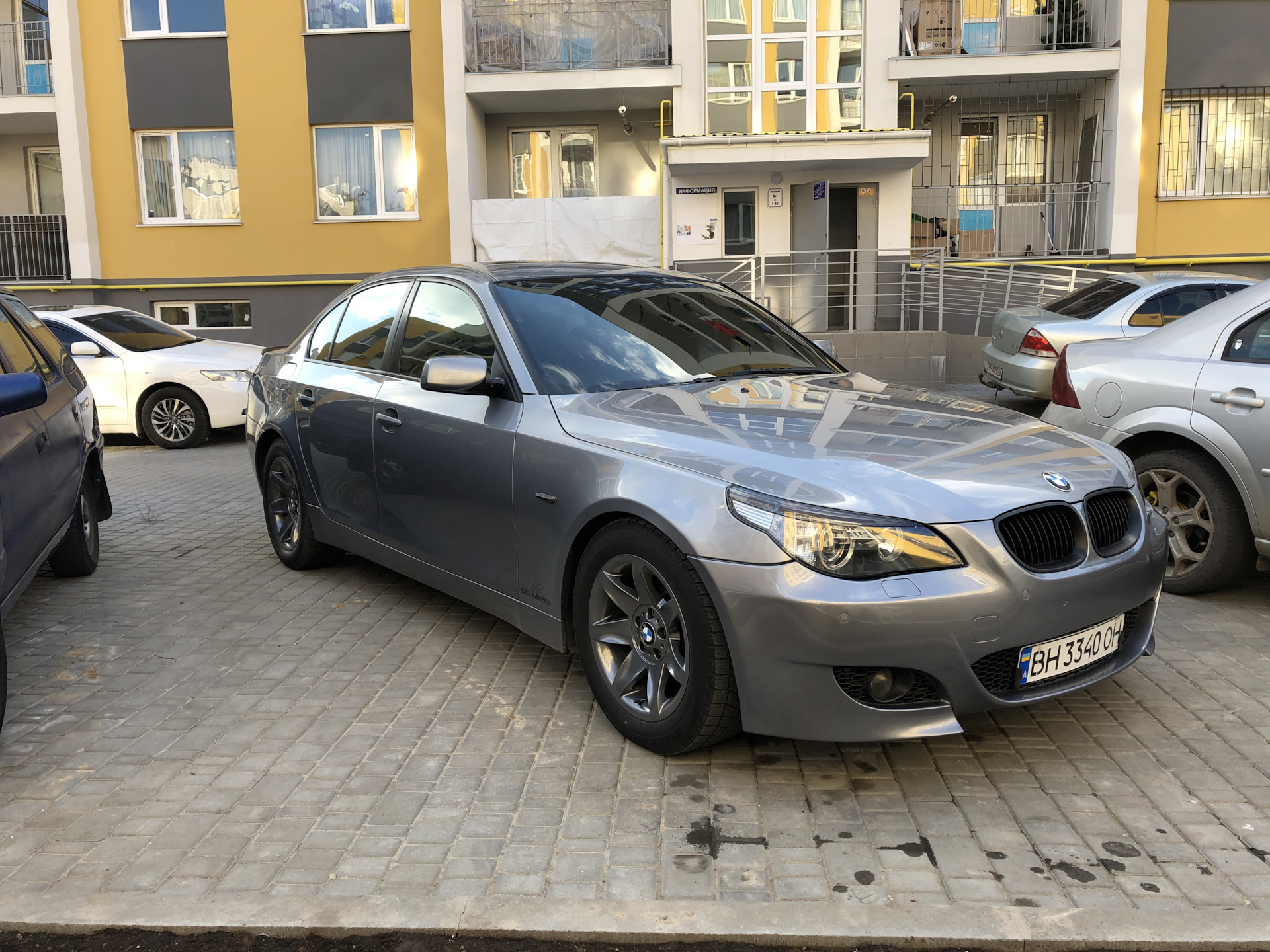 Долой хром. И 81 стиль установлен. — BMW 5 series (E60), 2,5 л, 2006 года | колёсные диски | DRIVE2