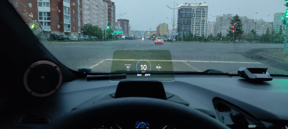 Проекционный экран HUDWAY DRIVE настраиваемый с трансляцией экрана ...