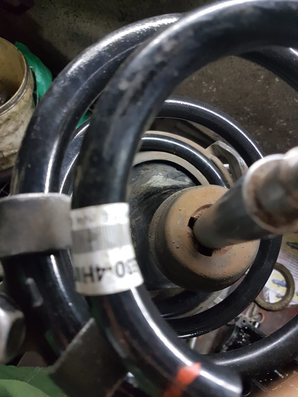 опять пружины — Hyundai Grand Starex, 2,5 л, 2008 года | своими руками ...