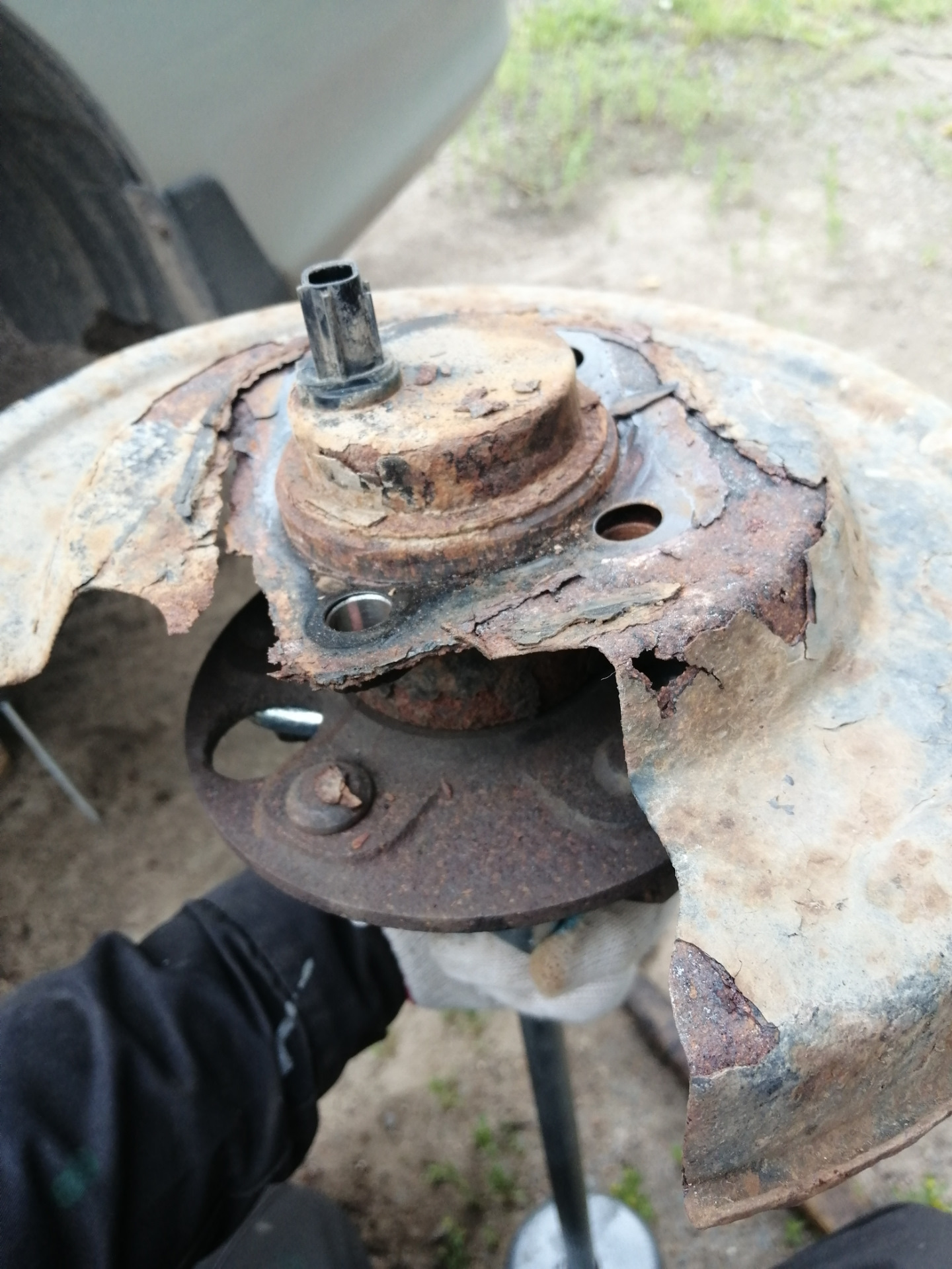 Замена задних ступиц, пыльников и восстановление разъёмов АБС. — Toyota ...