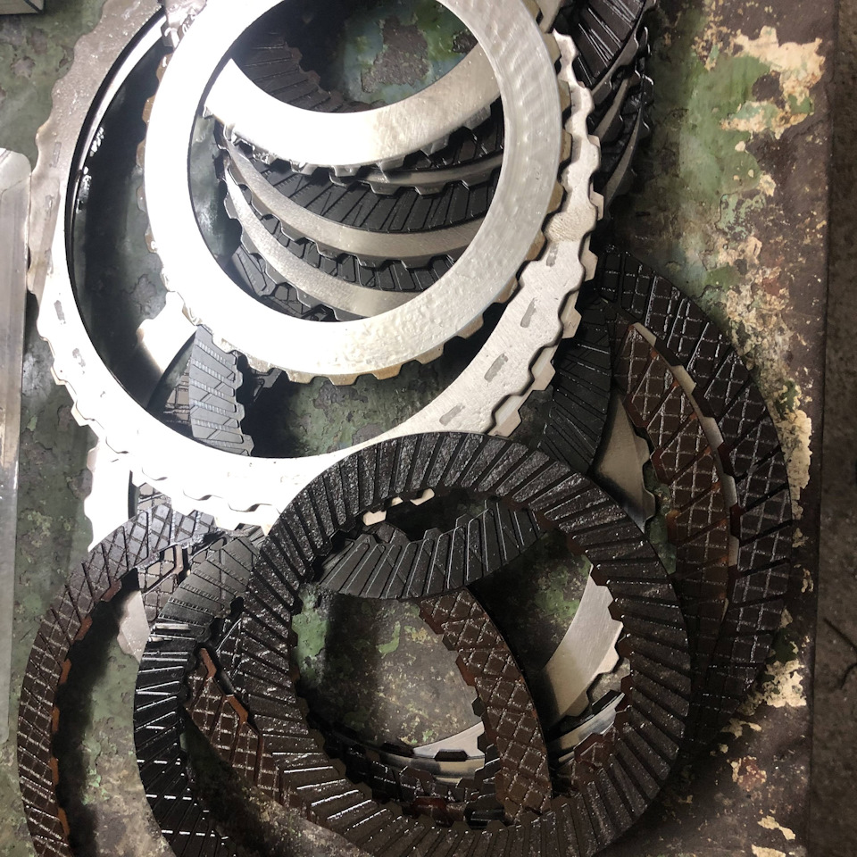 Замена фрикционов DL501, трубок и масла — Audi A4 (B8), 2 л, 2011 года ...