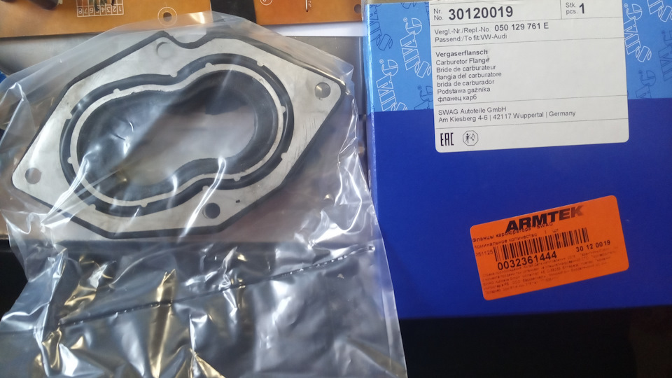 050129761E Прокладка под карбюратор / AUDI, VW 1.3-2.2 80~ VAG ...