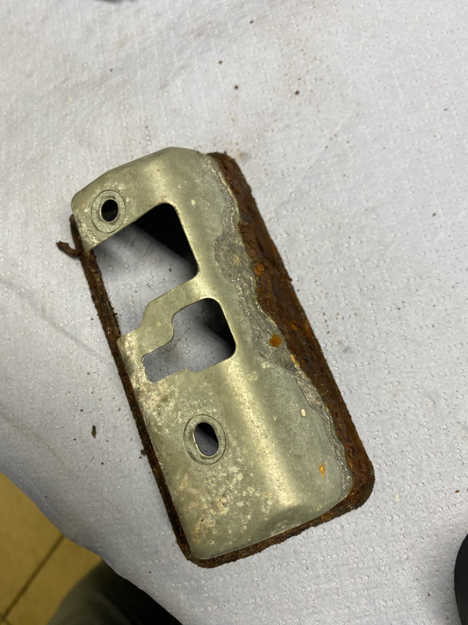 1T0827229A Кожух VAG | Запчасти на DRIVE2