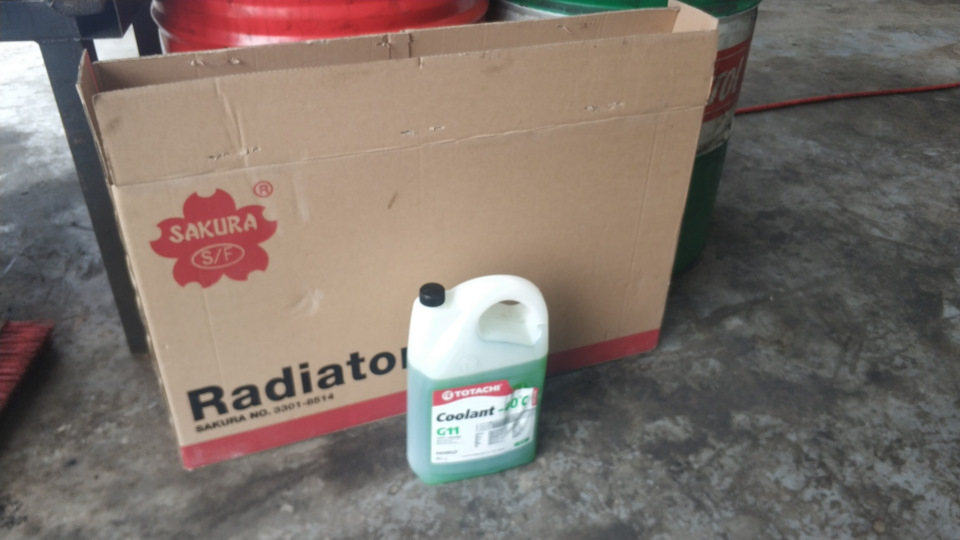 Замена радиатора, переднего сальника КВ и датчика давления масла 03.07. ...