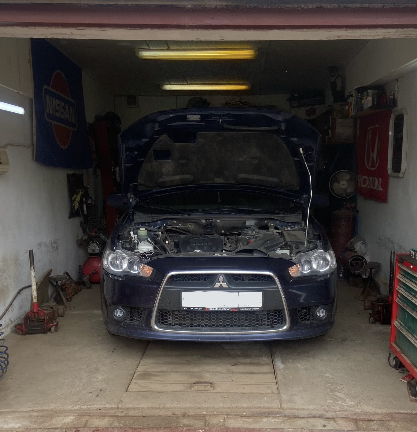 Колодки перед, ремни и наконечники — Mitsubishi Lancer X, 1,6 л, 2014 ...