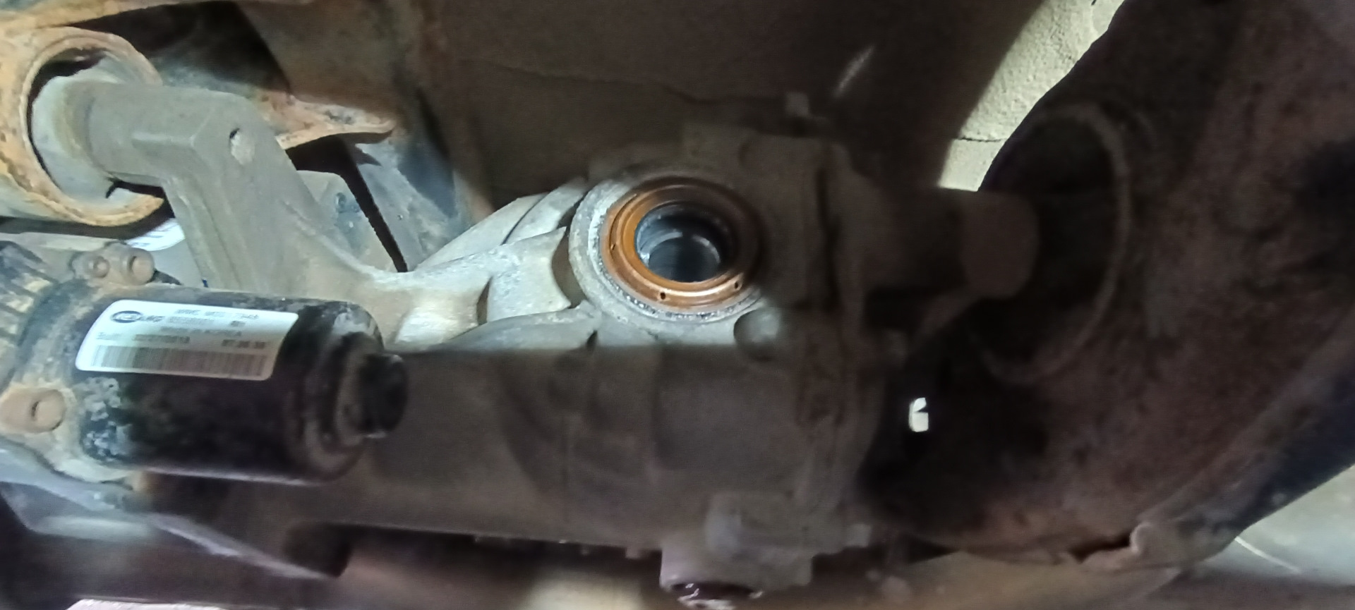 Замена сальника заднего редуктора. — Hyundai ix35, 2 л, 2013 года ...