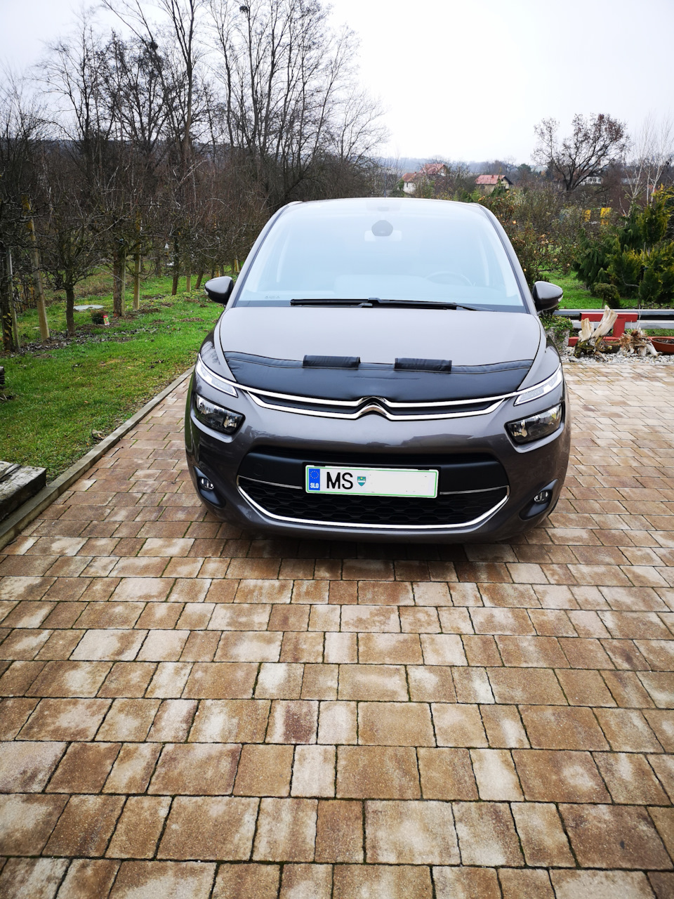 Car hood bra — Citroen C4 Picasso (2G), 1,2 л, 2016 года | аксессуары ...