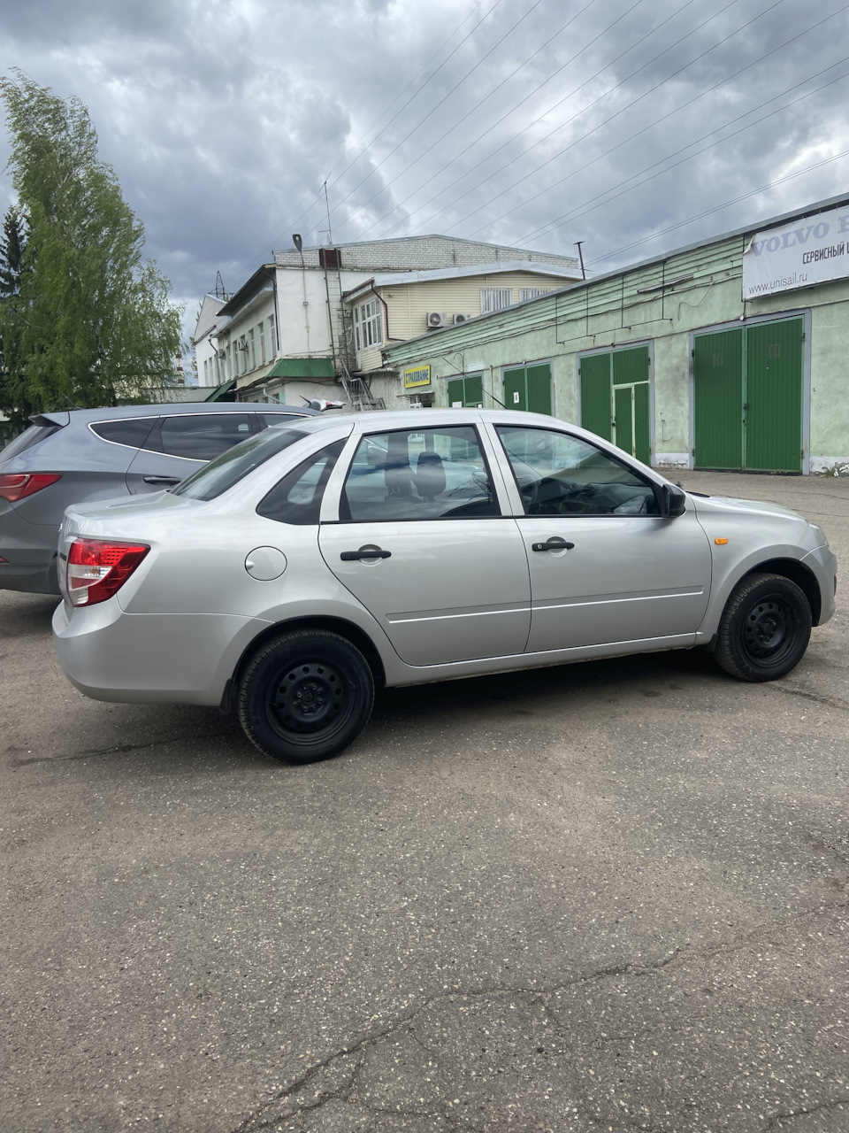 Наклейки стоек дверей — Lada Гранта (1G), 1,6 л, 2015 года | стайлинг ...