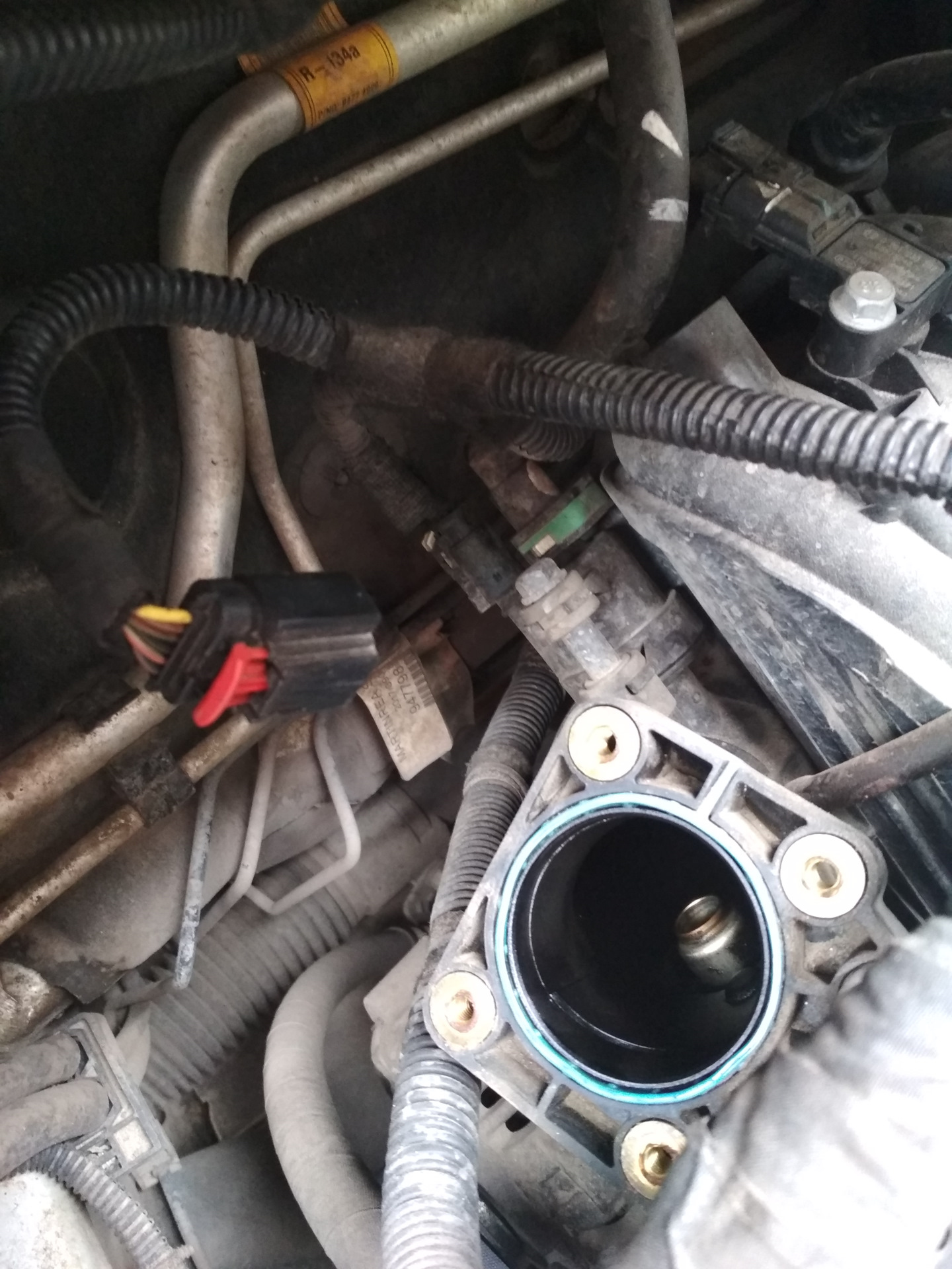 Замена клапана адсорбера — Chevrolet Cobalt (2G), 1,5 л, 2017 года ...