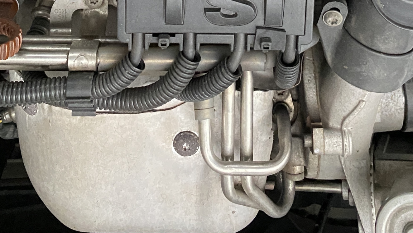 Подготовка к профилактике течи кронштейна масляного фильтра 1.2TSI ...