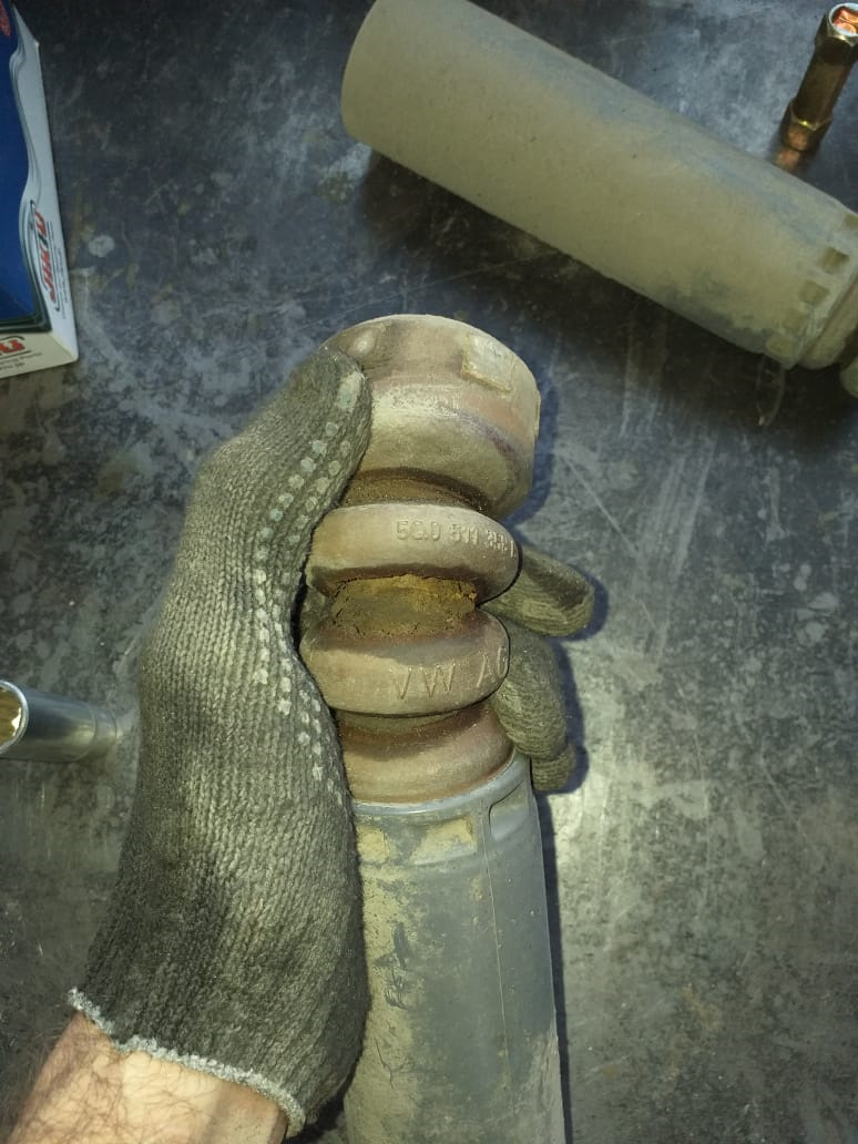 Пыльники + отбойники + опоры задних амортизаторов Skoda Octavia A7 ...