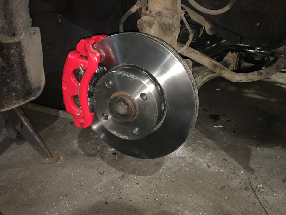 Двухпоршневые тормоза Girling 60. Audi 80/s2 — Audi 80 (B4), 2 л, 1995 ...