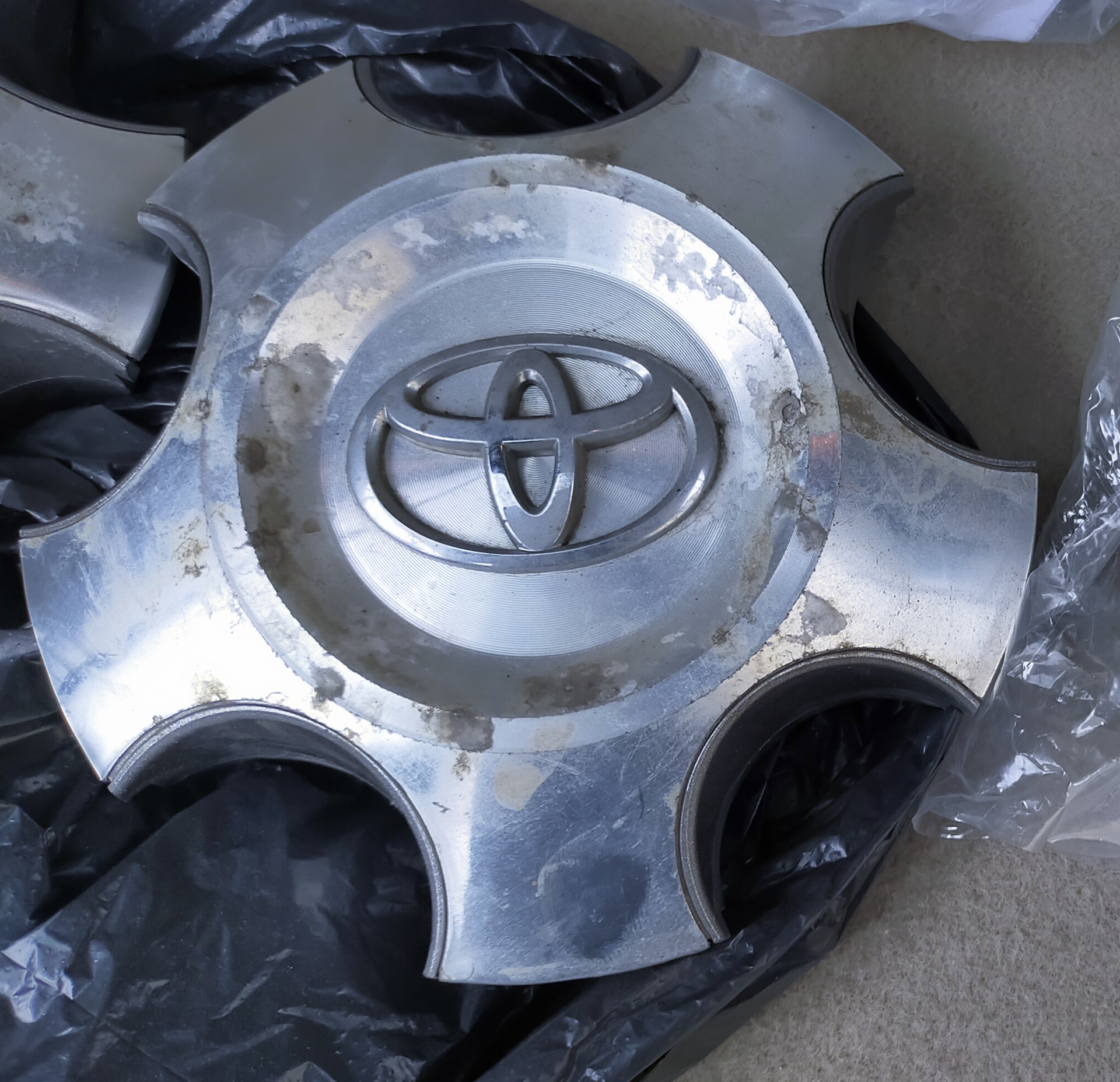 Новые колпаки — Toyota Sequoia (2G), 5,7 л, 2012 года | колёсные диски ...