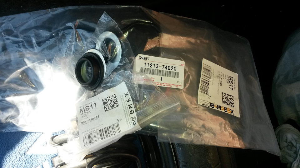 Замена сальников свечных колодцев+прокладка клапанной крышки — Toyota ...