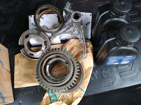 1807604 Сальник первичного вала МКПП / 90~ Ford | Запчасти на DRIVE2