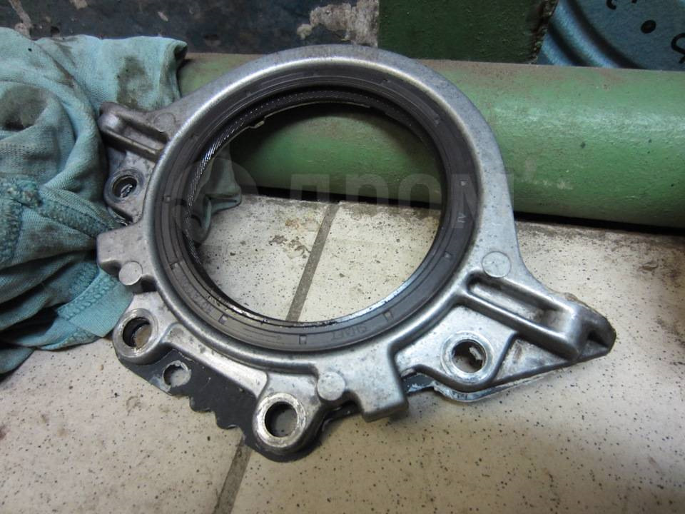 1138415 Крышка коленвала задняя Ford | Запчасти на DRIVE2