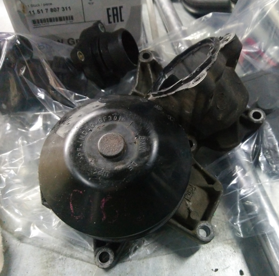 11517807311 Оборотная водяная помпа BMW | Запчасти на DRIVE2