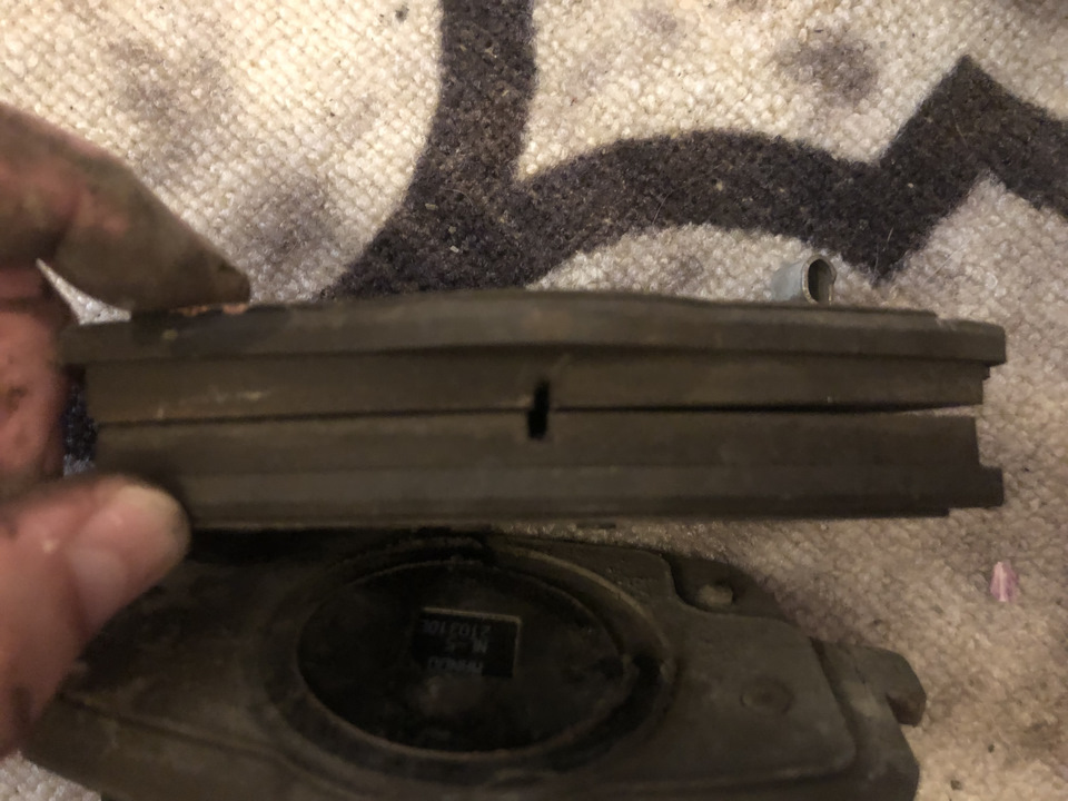 Замена передних тормозных колодок — Geely Tugella, 2 л, 2021 года ...