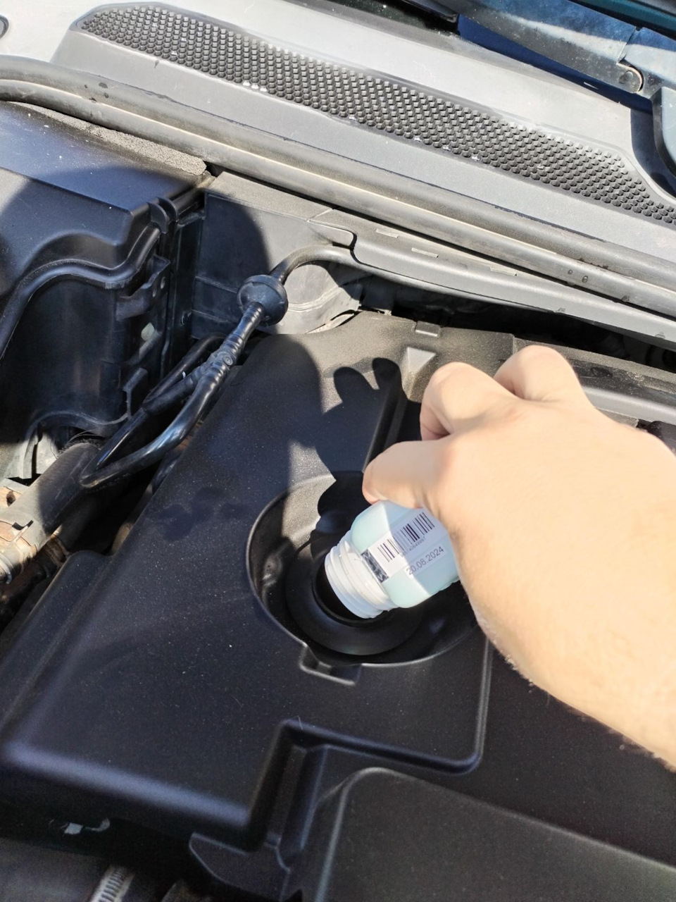 Присадка в двигатель Valena-SV — Land Rover Discovery III, 2,7 л, 2007 ...