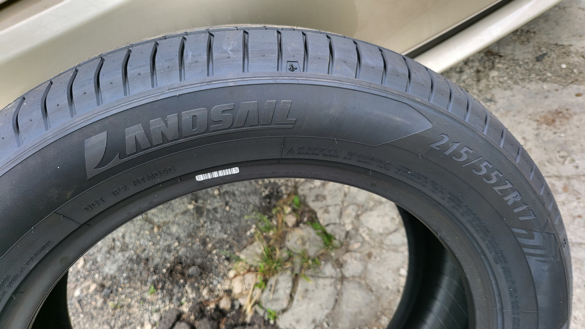 23. Шины SENTURY LANDSAIL QIRIN 990 215/55ZR17 98Y — Lexus ES 300h (XV60), 2,5 л, 2014 года ...