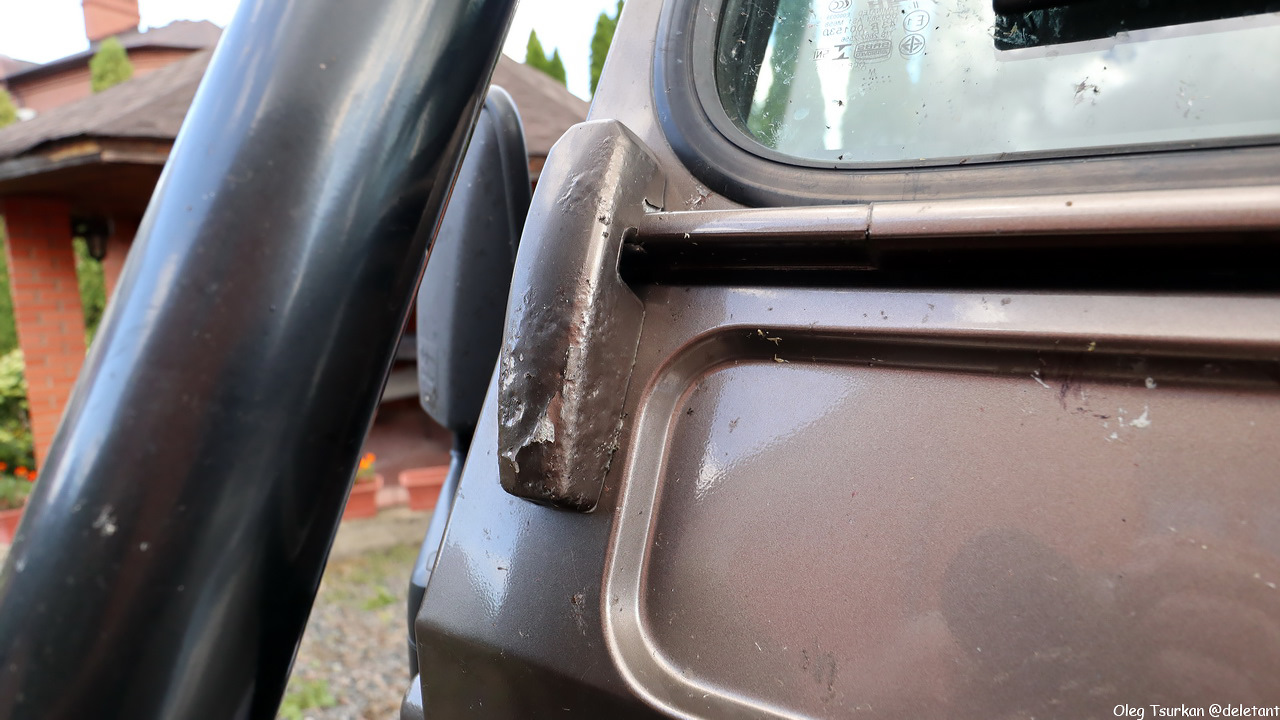 Кронштейн лобового стекла Land Rover Defender MUC7911. — Land Rover ...