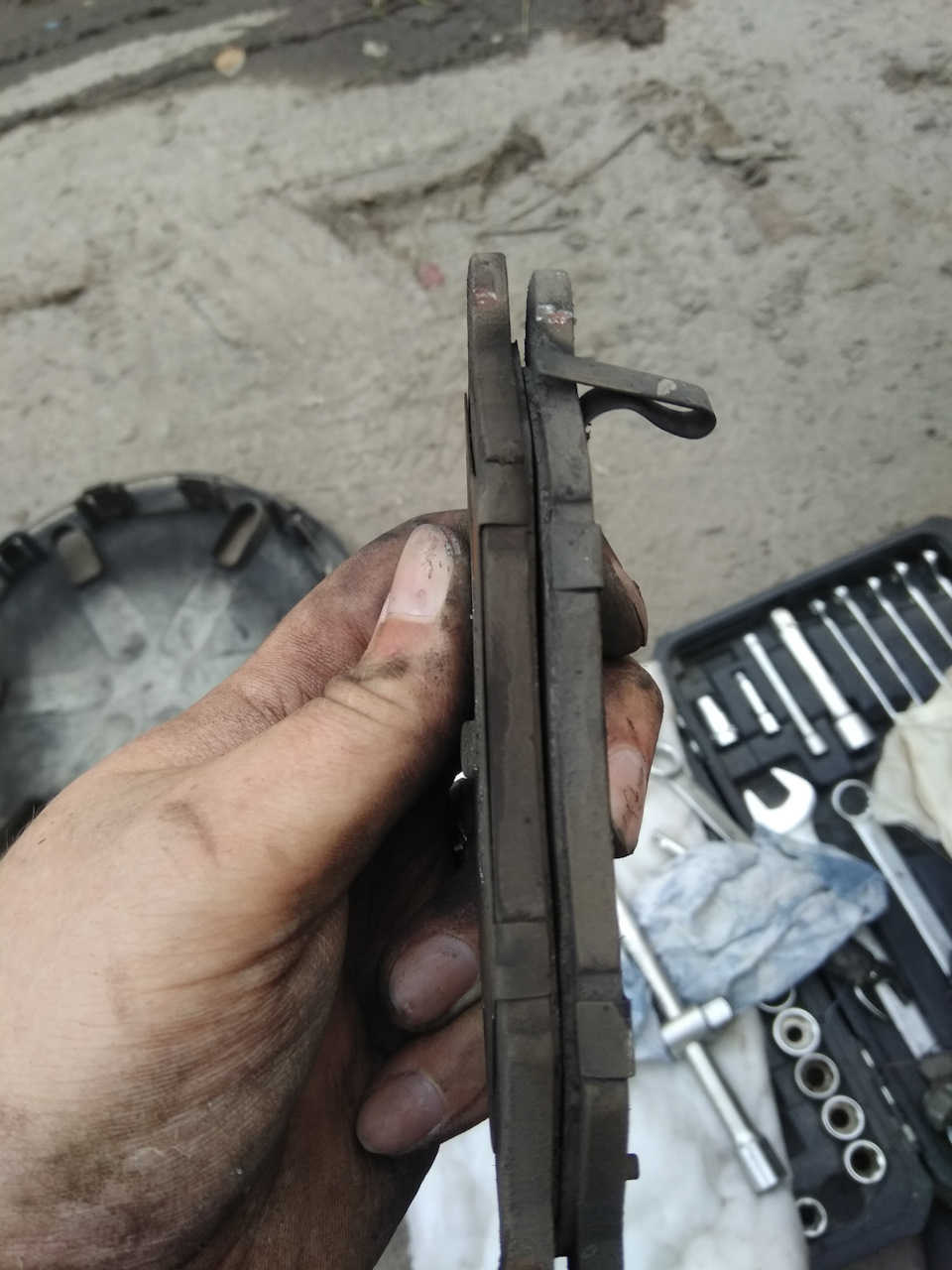 Все таки поменял колодки — Nissan Wingroad (Y12), 1,5 л, 2008 года ...