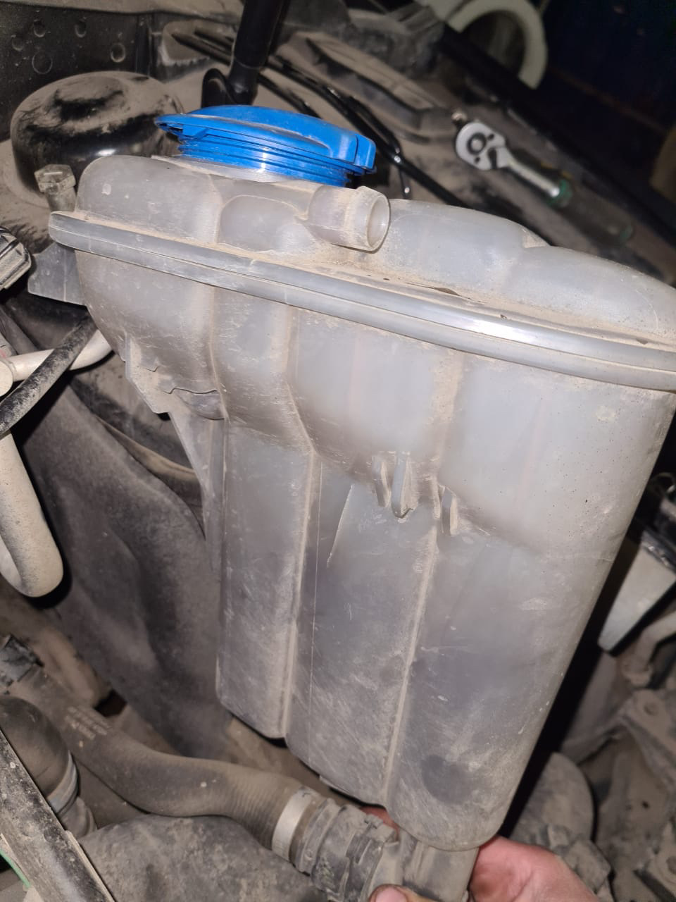 Замена двухмассового маховика и расширительного бачка — Audi A4 B8 FL ...