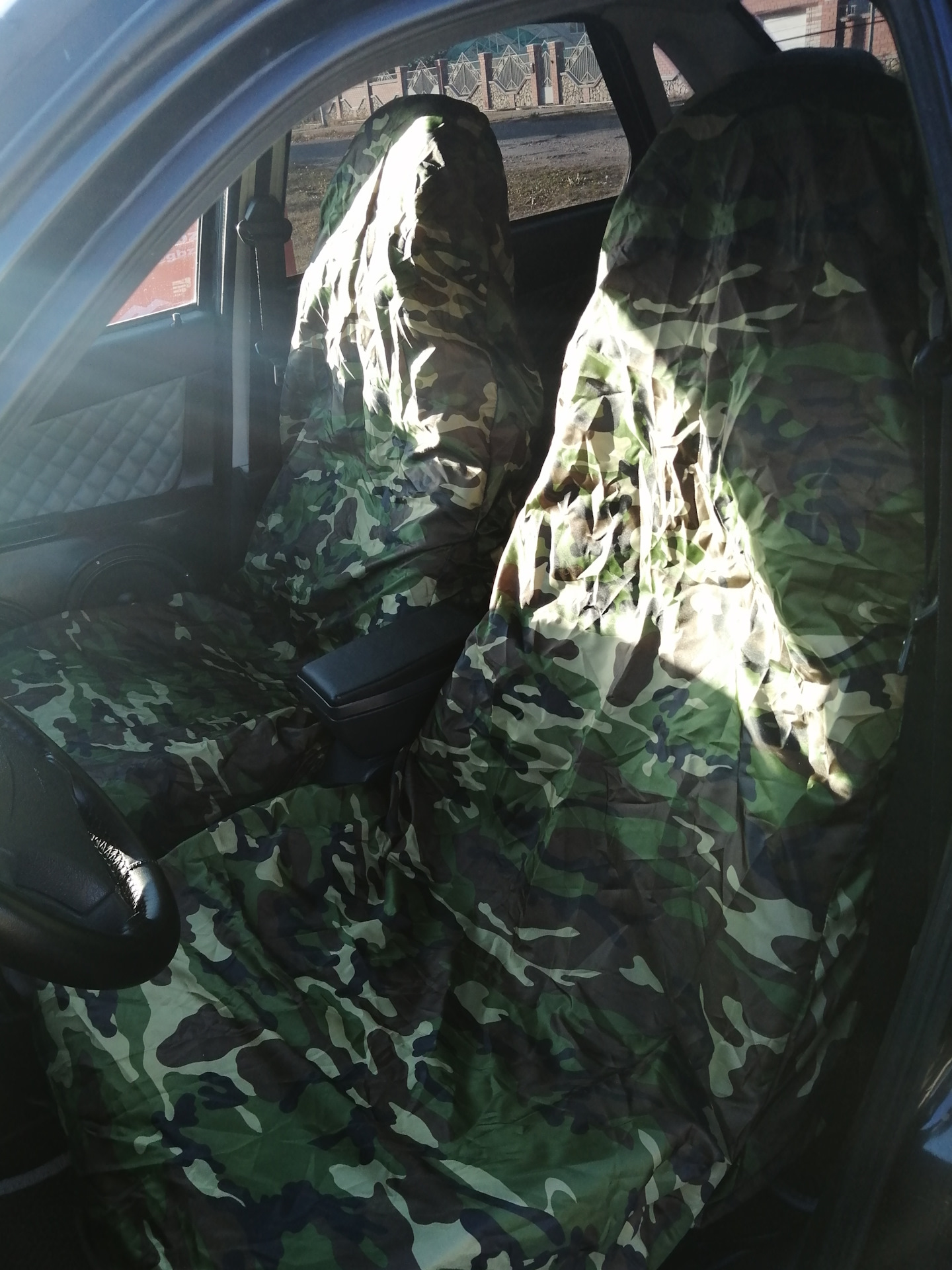 Комплект грязезащитных чехлов на передние и заднее сиденья Tplus — Lada Приора седан, 1,6 л ...