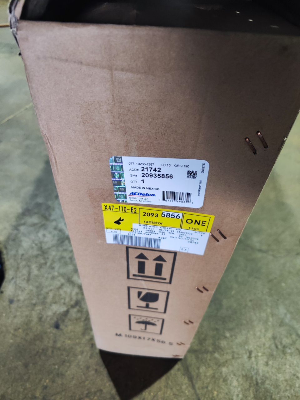 20935856 Радиатор CHEVROLET AVALANCHE/SUBURBAN/TAHOE/YUKON//CADILLAC ...
