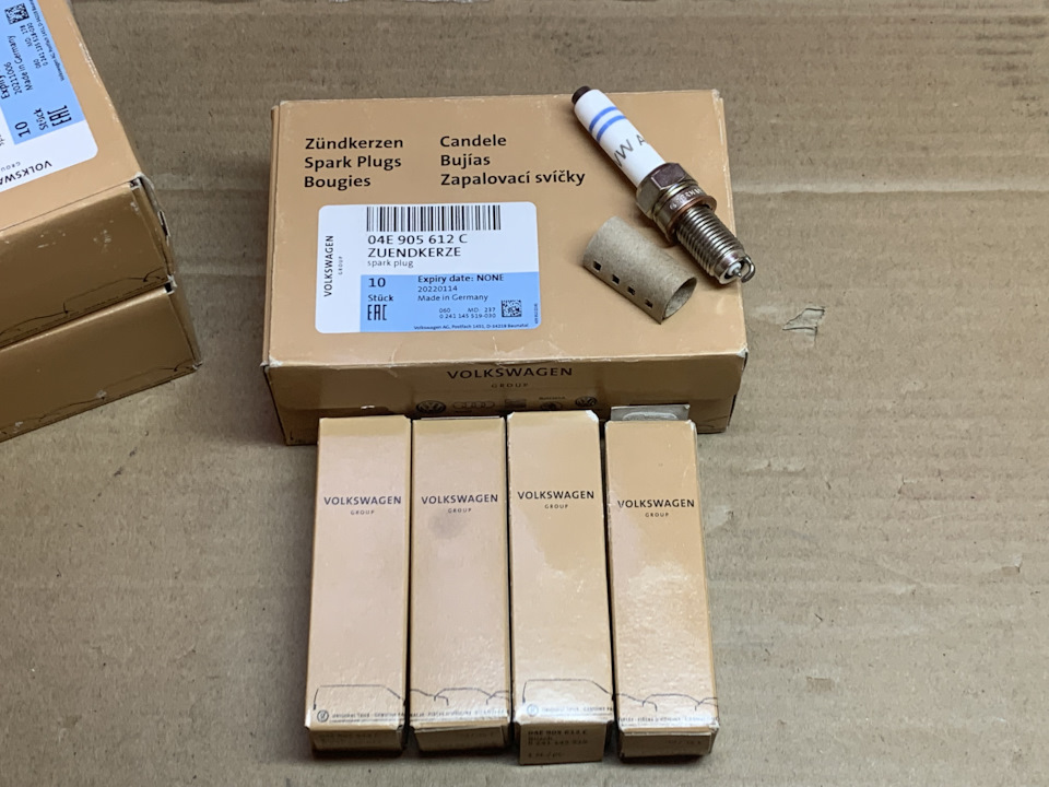 Свечи зажигания VAG 04E905612C EA211 1.4 Tsi Tfsi на Skoda Kodiaq (1G ...