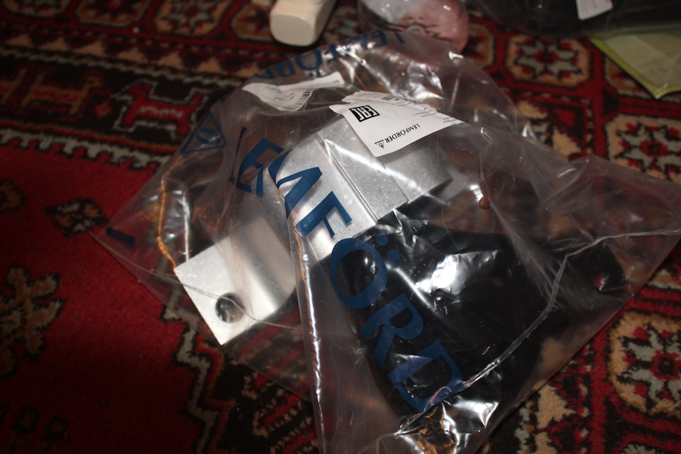 Подушки двигателя — Renault Logan (1G), 1,4 л, 2008 года | запчасти ...