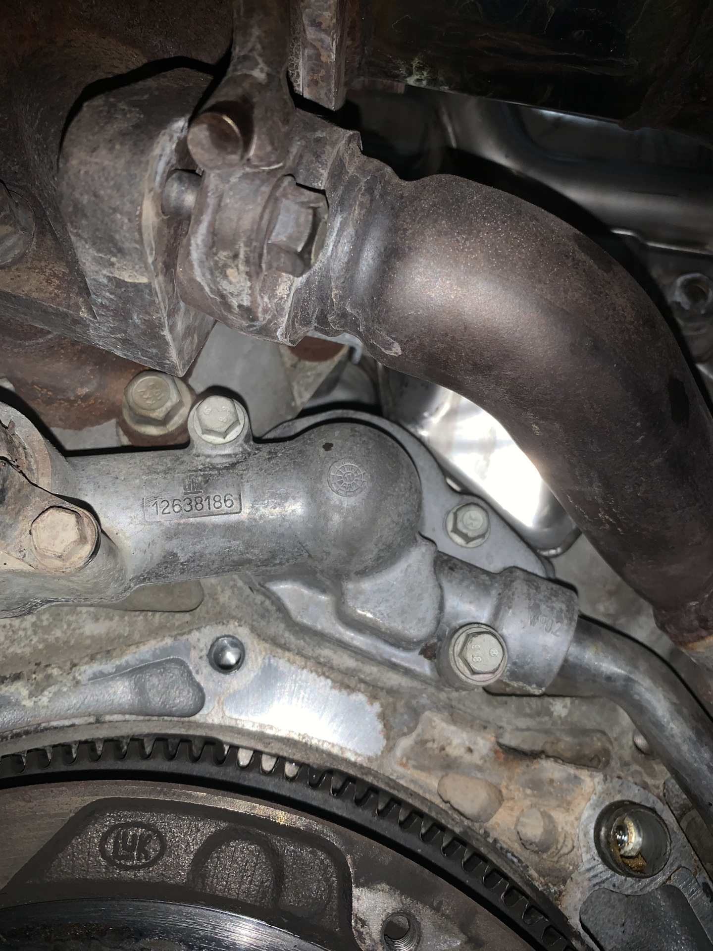 29. Замена сцепления. Бензонасос на своём месте. — Saab 9-3 (2G), 2,8 л ...