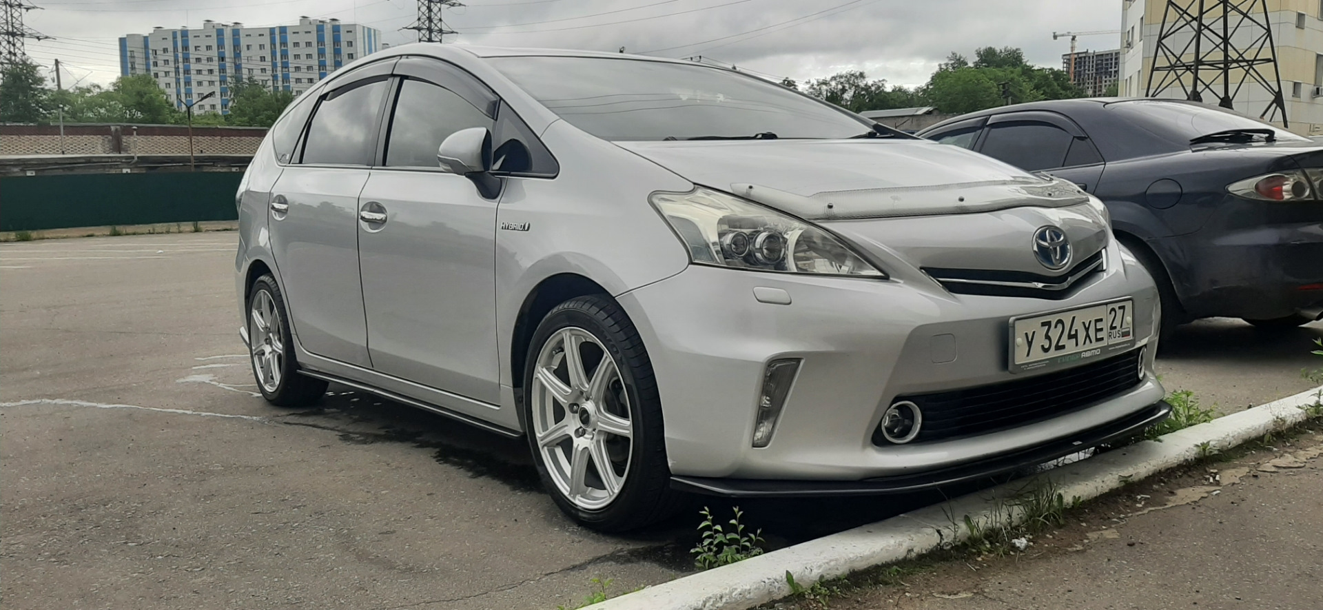 Немного фото — Toyota Prius Alpha, 1,8 л, 2013 года | фотография | DRIVE2