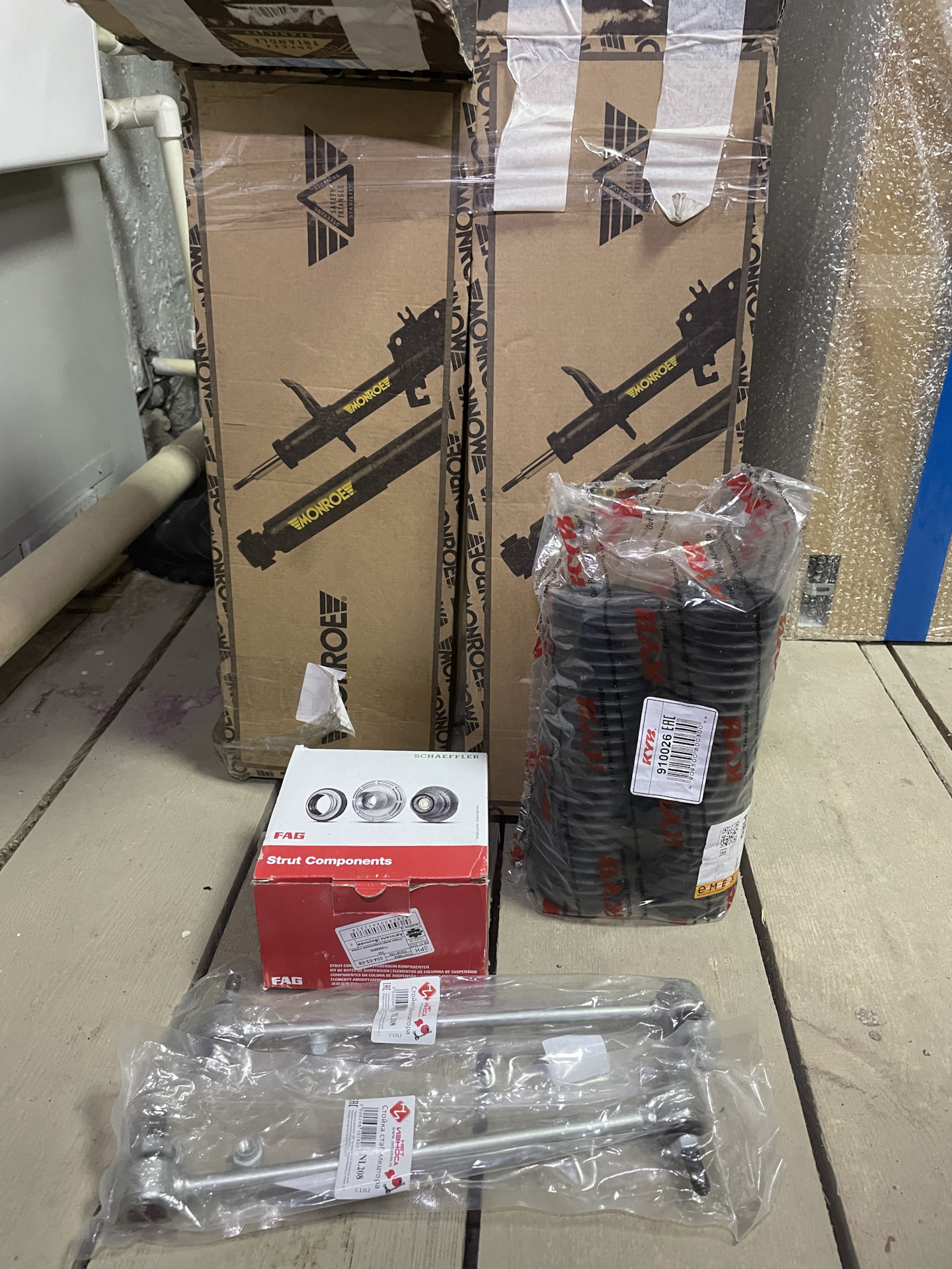 Замена передних амортизаторов — Mazda 3 (1G) BK, 2 л, 2008 года ...