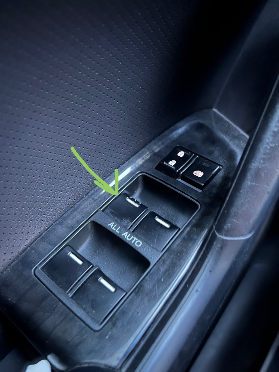 SOS кнопка стеклоподъемника водительской двери — Honda Accord (8G), 2,4 ...