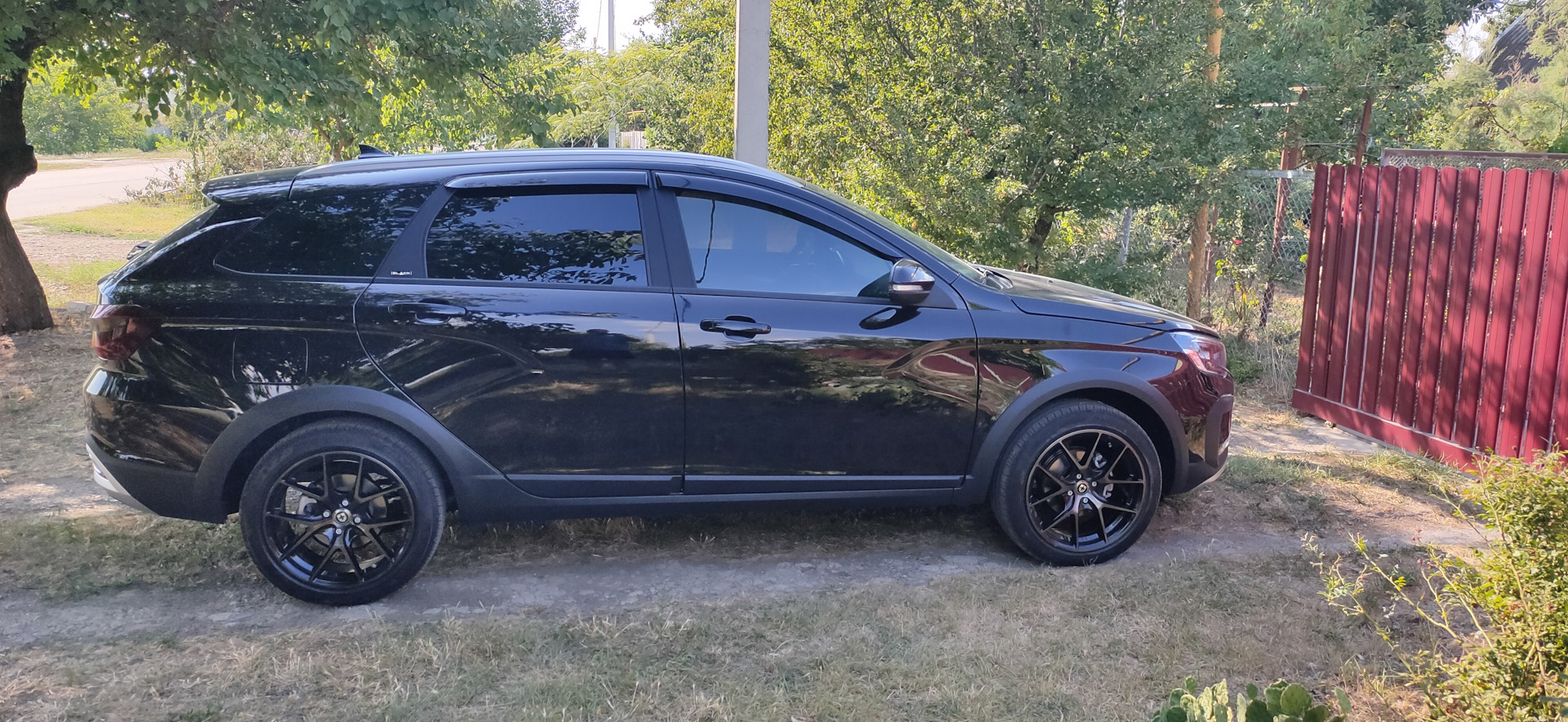 Новые диски — Lada Vesta SW Cross (NG), 1,6 л, 2024 года | колёсные диски | DRIVE2