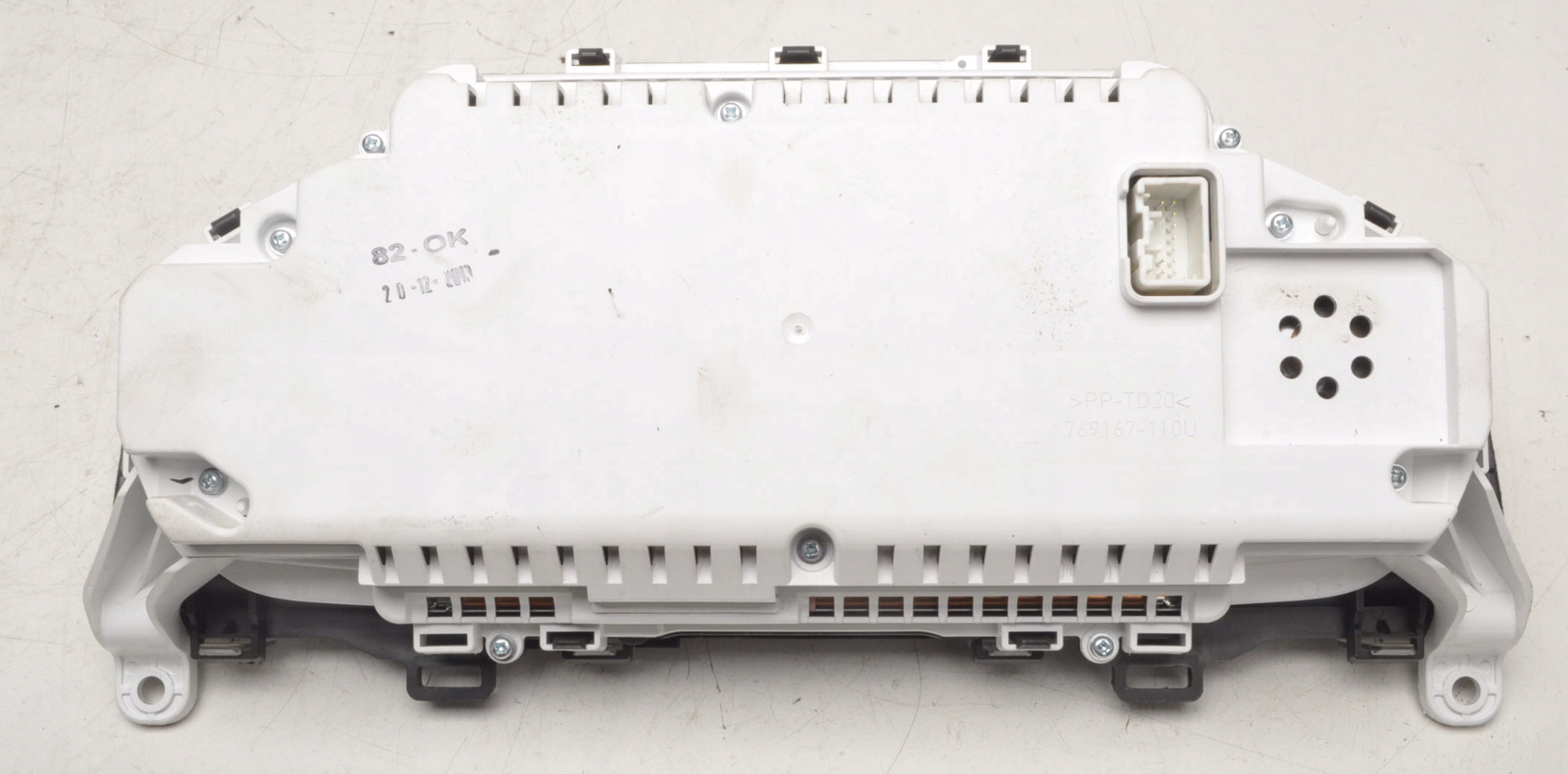 Установка TFT приборной панели. R-Design оформление, смена языка ...