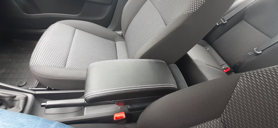 Подлокотник — Volkswagen Polo liftback, 1,6 л, 2021 года | аксессуары ...