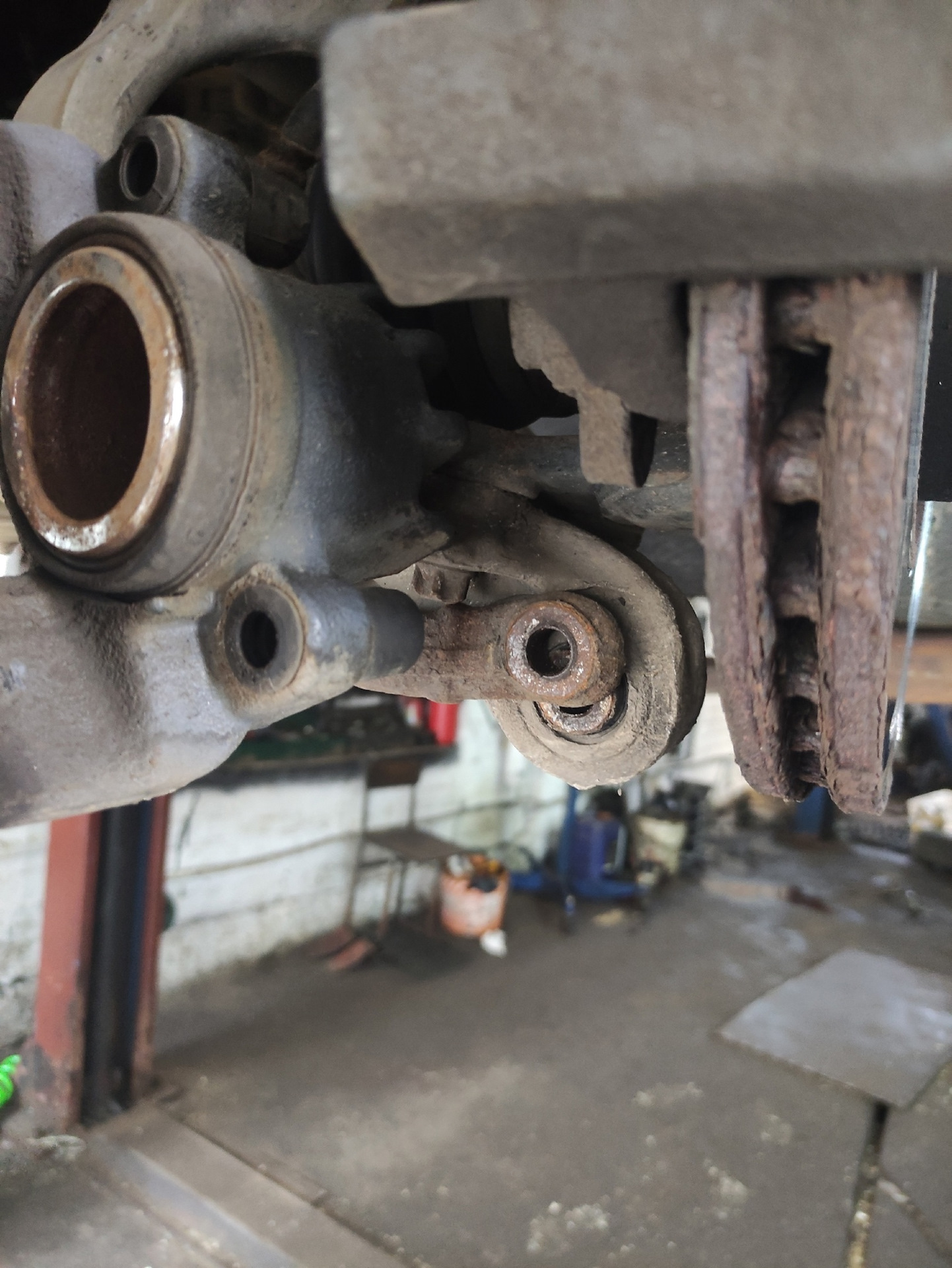 Замена тормозных дисков-колодки — Citroen C5 (2G), 2 л, 2008 года ...