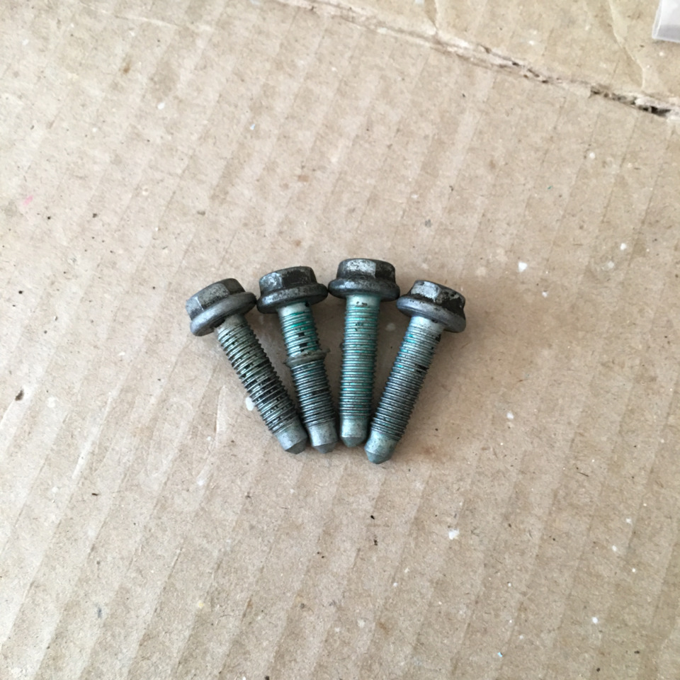 N90735604 Болт крепежный M7X28 внутр шестигранник VAG: VAG | Запчасти ...