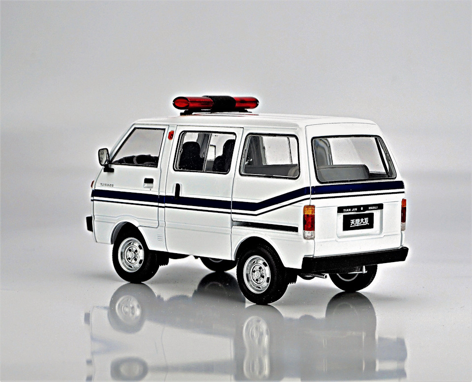 Yiqi Chinese Tianjin 1984 Dafa TJ110 POLICE #2 — DRIVE2