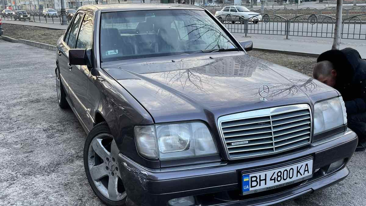 Mercedes-Benz E-class (W124) 4.2 бензиновый 1993 | 4.2 Bornite Metallic ...