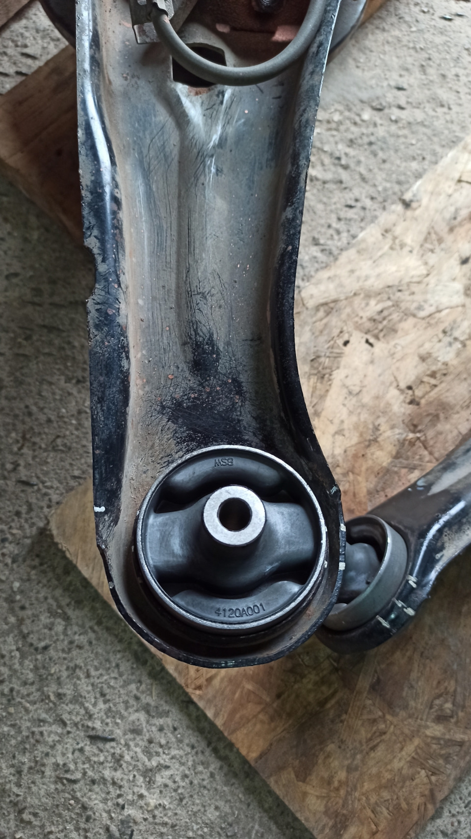 4120A001 Сайлентблок продольного рычага задней подвески OEM Mitsubishi ...